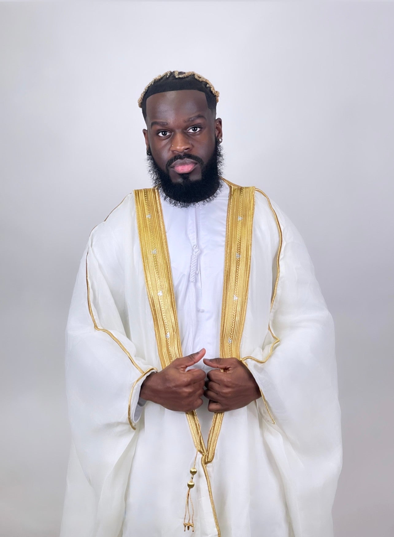 Traditional white & gold Bisht Cloak – osomodest